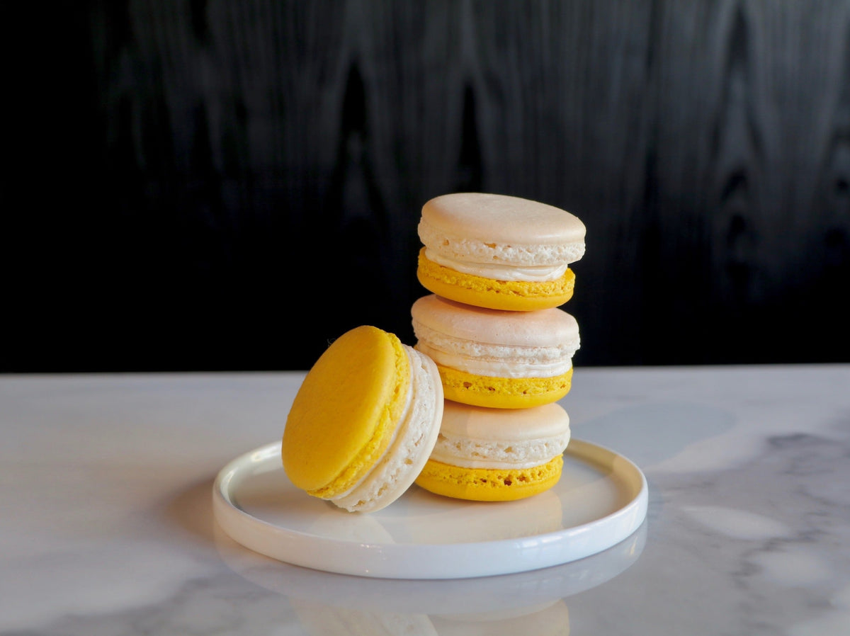 Pina colada Macarons – Baking Maniac